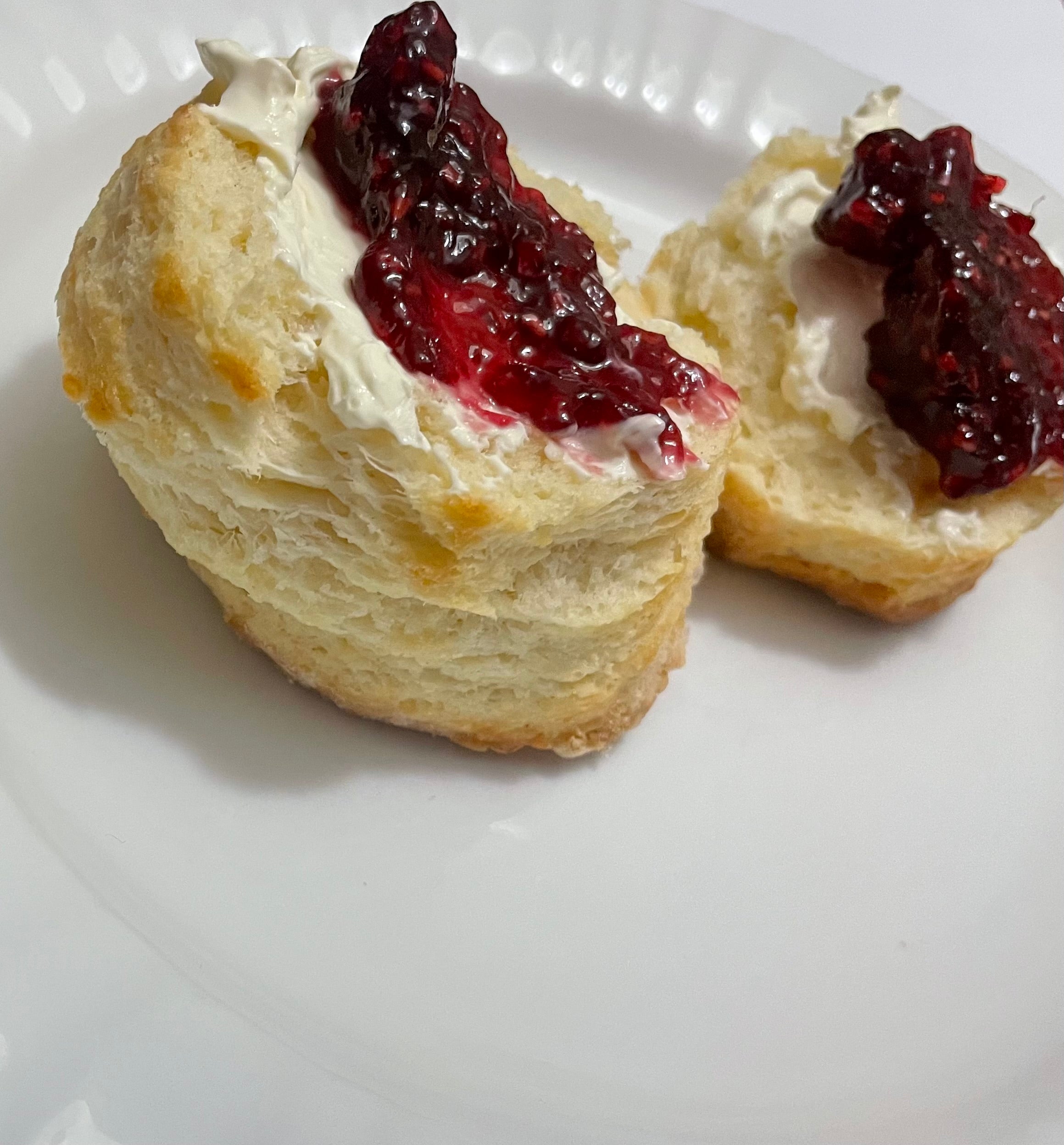 Review: The SconeWitch, Ottawa, Ontario – Polygon Lane